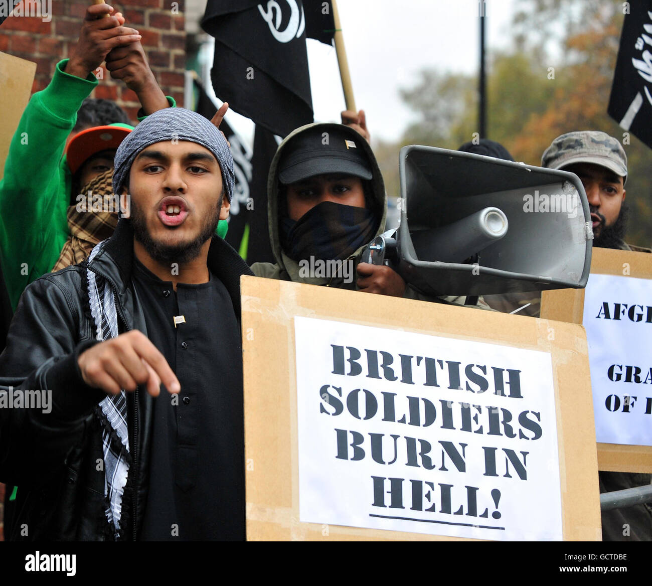 Muslims protesters at a Muslims against Remembrance Day protest on ...