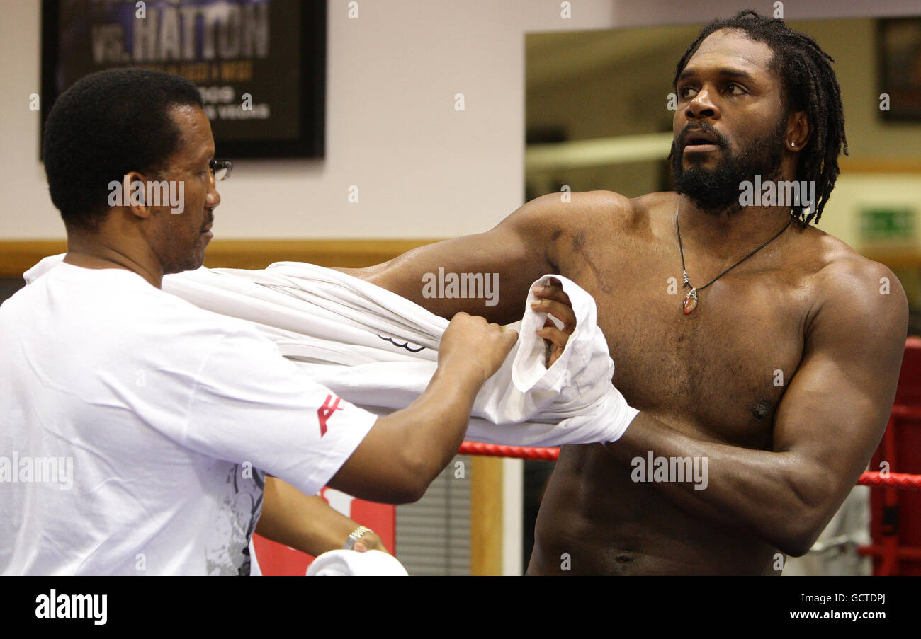 Boxing - WBA World Heavyweight Championship - David Haye v Audley ...