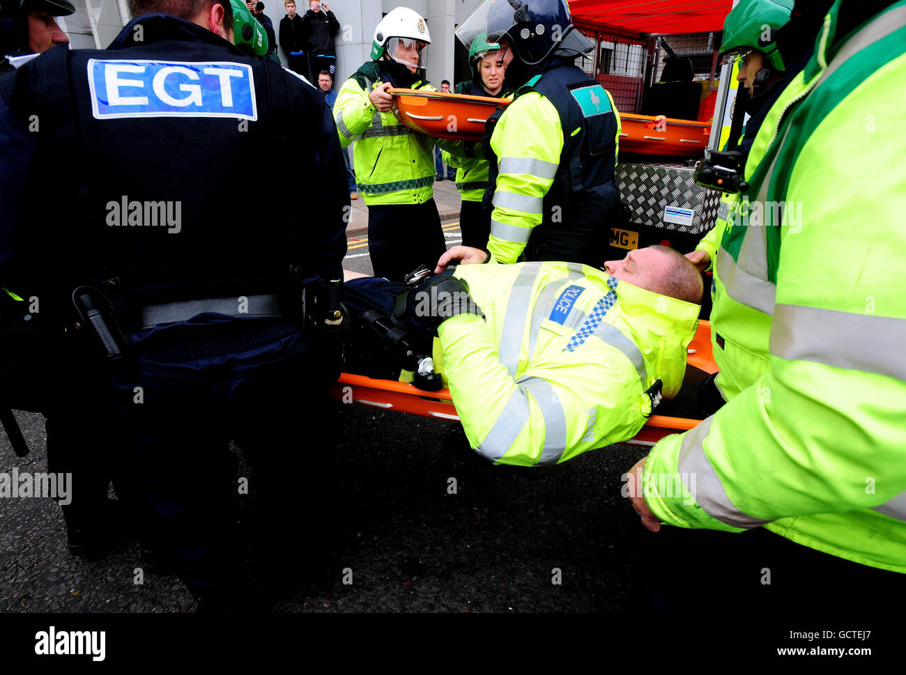 A police officer is injured during an English Defence League (EDL ...
