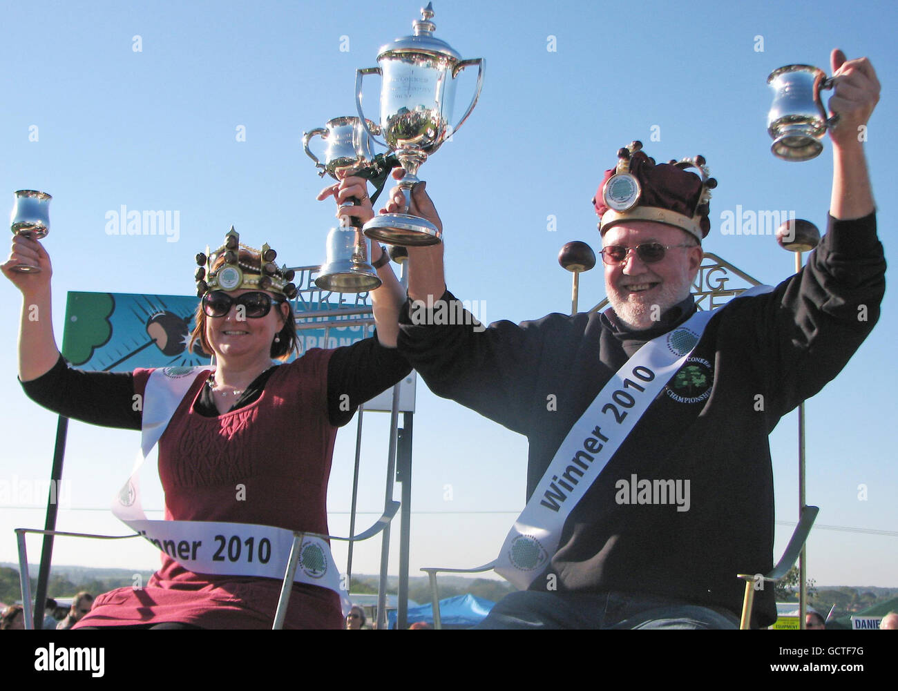 World conker championships 2010 hi-res stock photography and images - Alamy