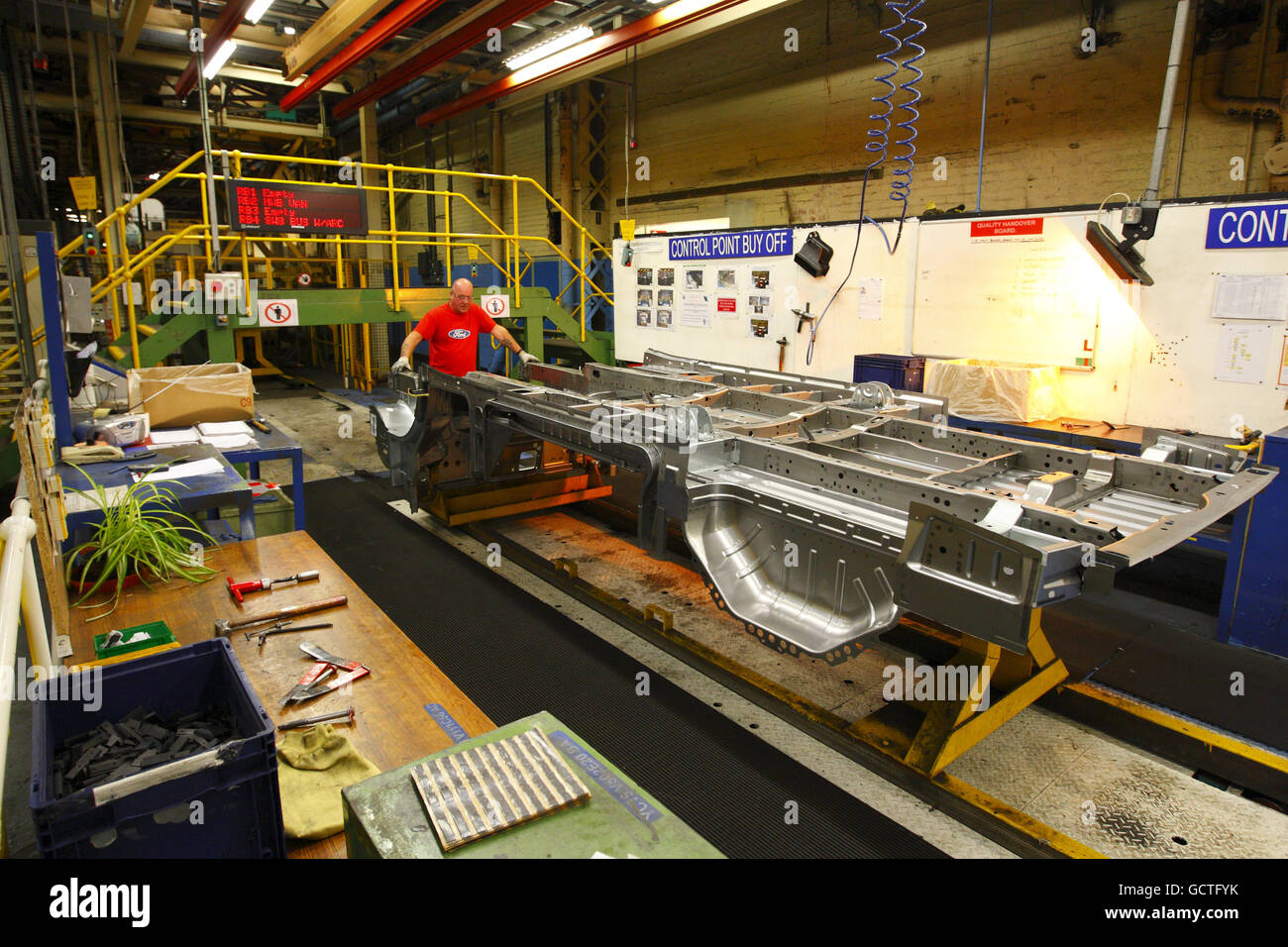 Transit van ford factory hi-res stock photography and images - Alamy