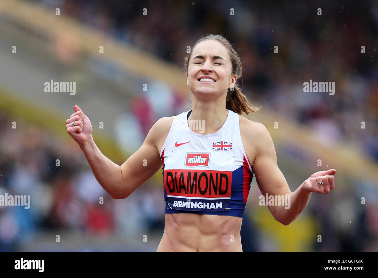 Emily DIAMOND winning the Women's 400m Final, 2016 British ...