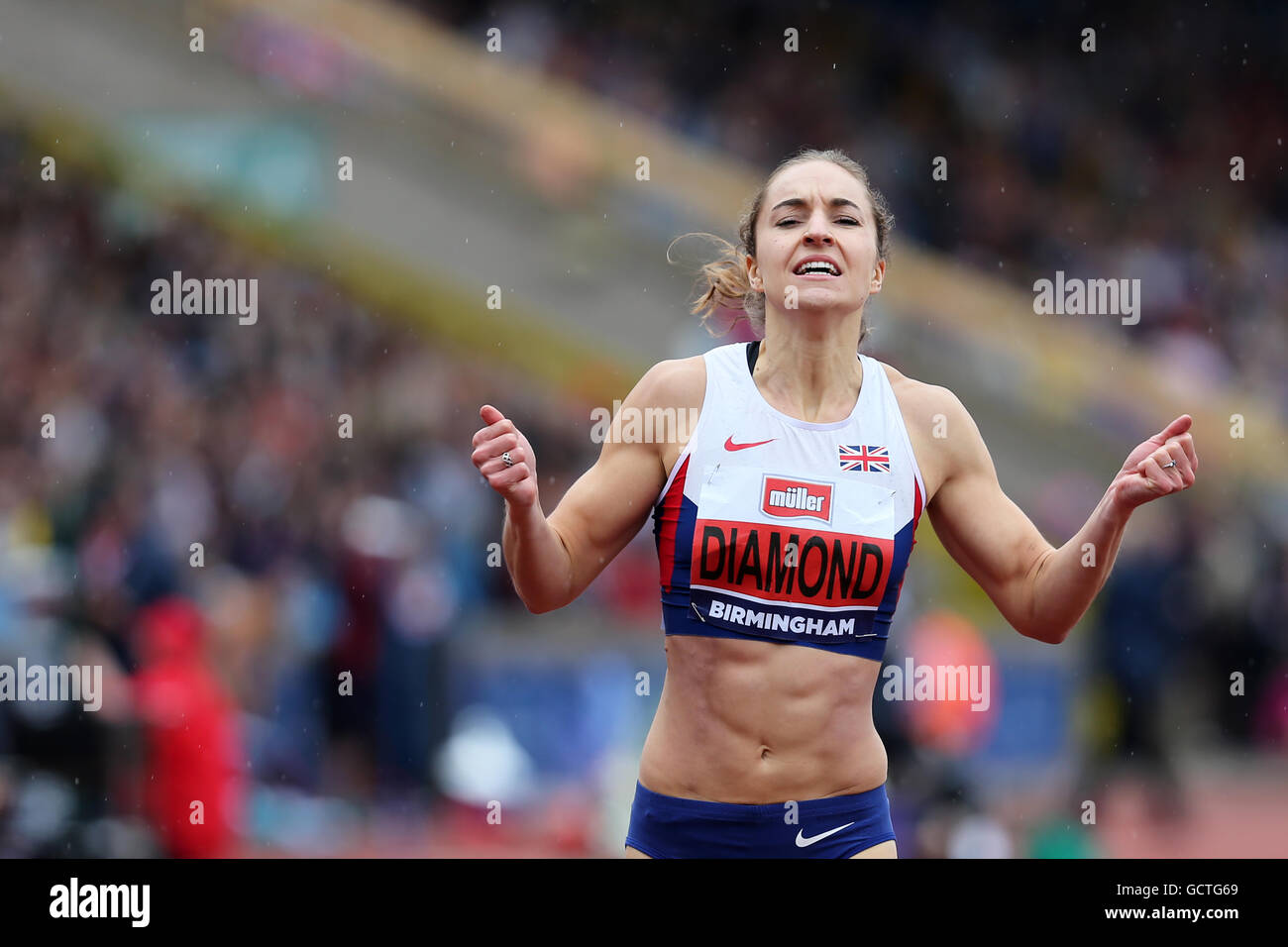 Emily DIAMOND winning the Women's 400m Final, 2016 British ...