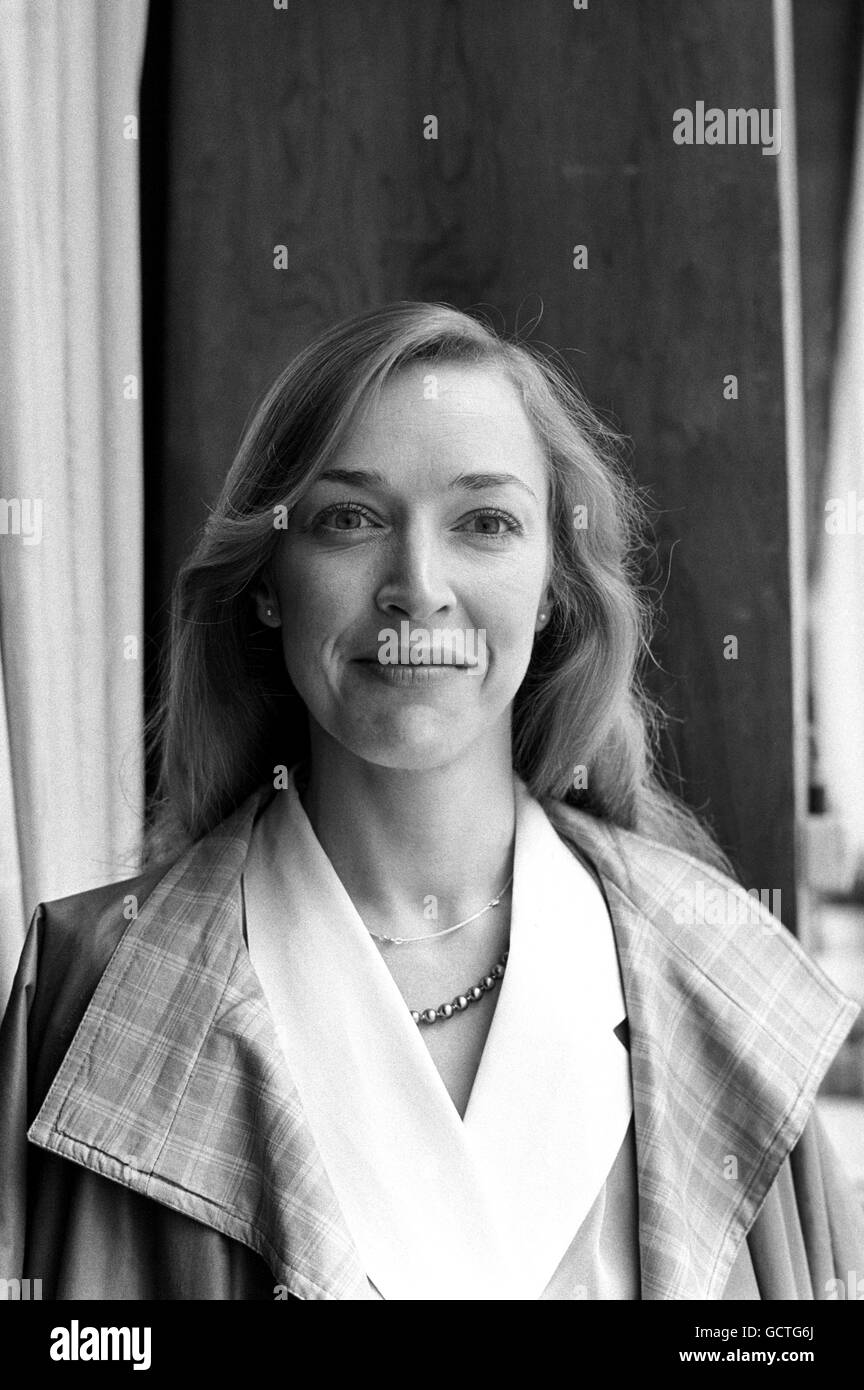 Actress anne kirkbride hi-res stock photography and images - Alamy