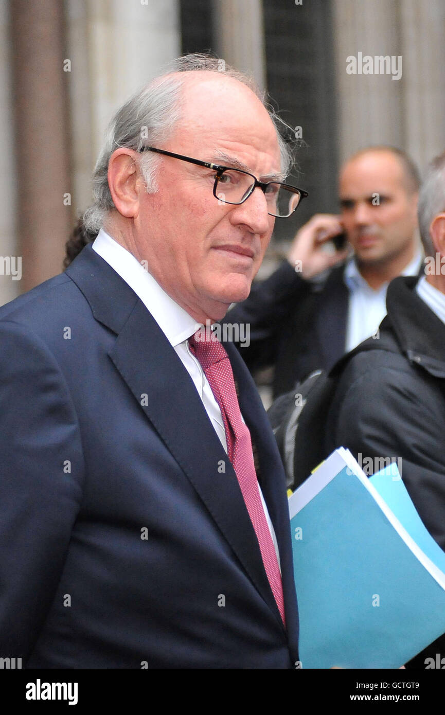 Lord Grabiner QC, representing the Liverpool companies, leaves the High ...