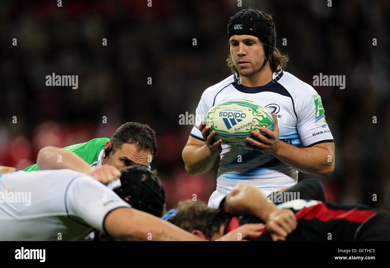 Half length mid top scrum cap ball in hand hi-res stock photography and ...