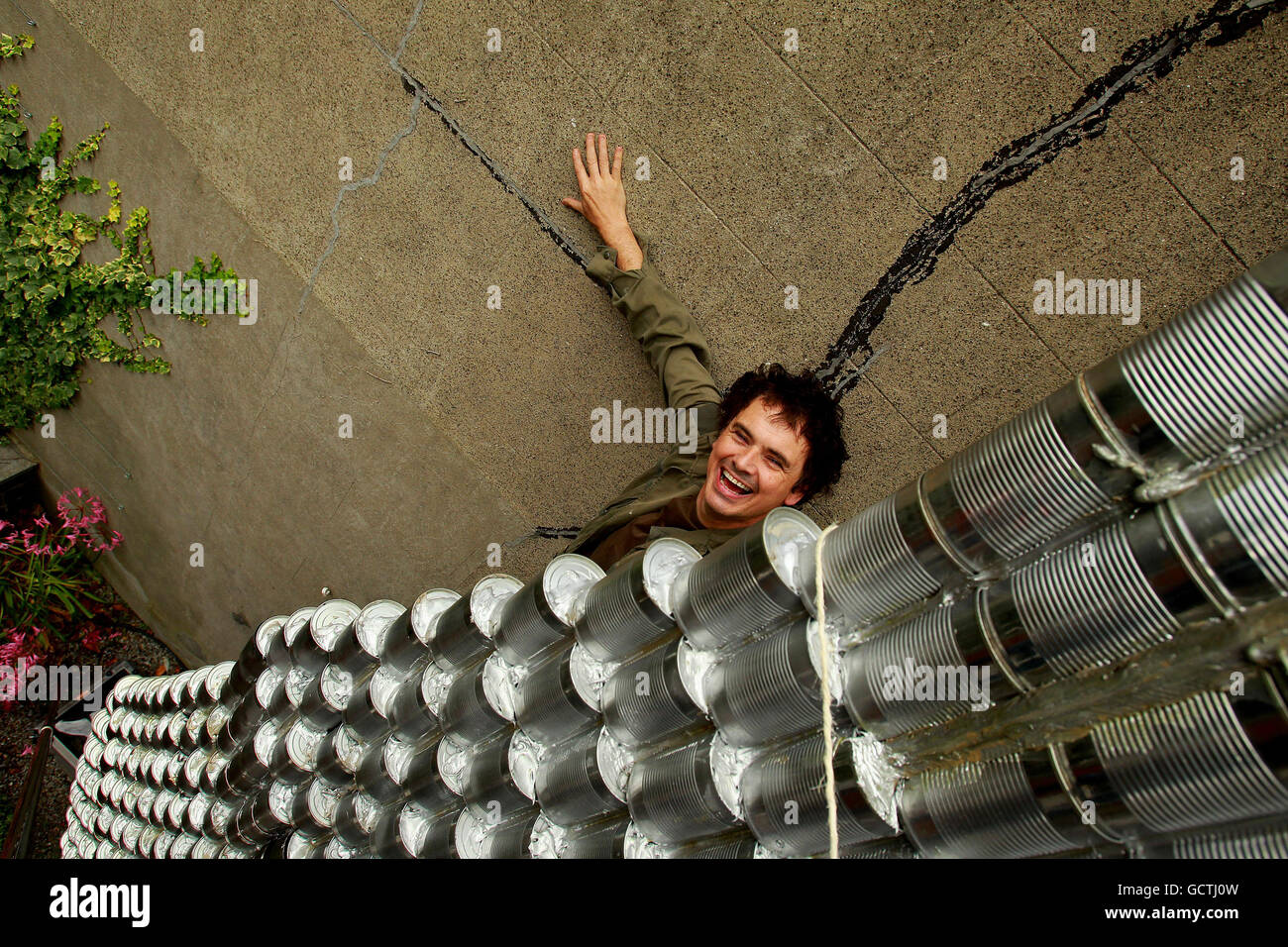 Artist Patrick O'Reilly puts the finishing touches to his 25 foot ...