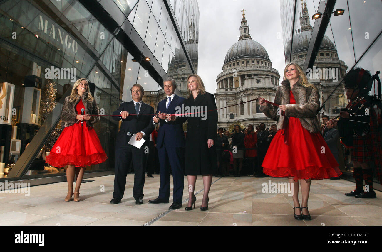 One New Change Stock Photo - Alamy