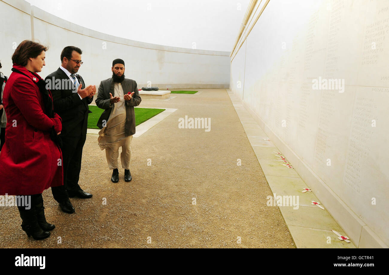 Governor of Helmand Province, Afghanistan, Gulabuddin Mangal (centre ...
