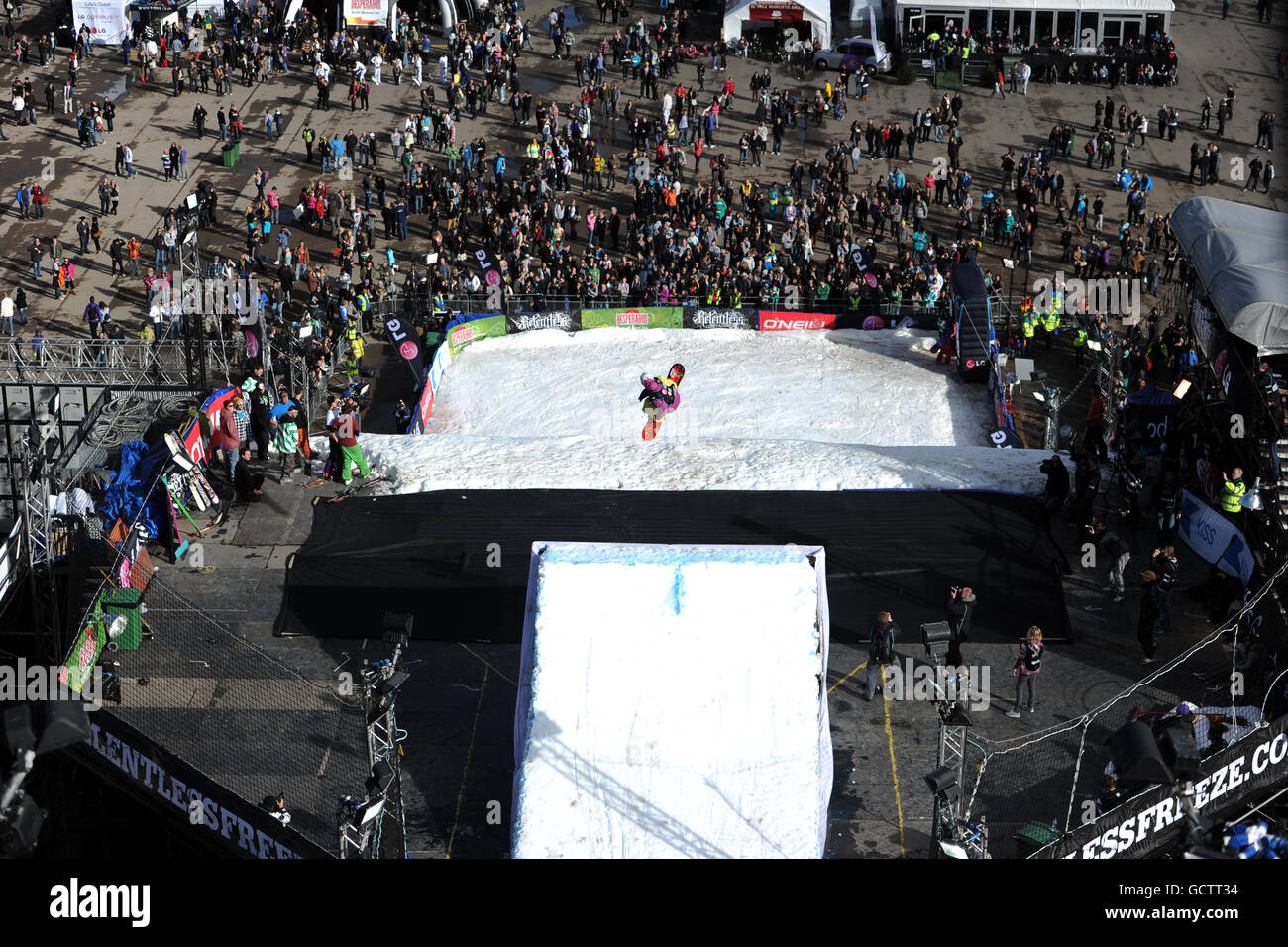 Winter Sport - Freeze Festival 2010 - Battersea Power Station. Martin ...