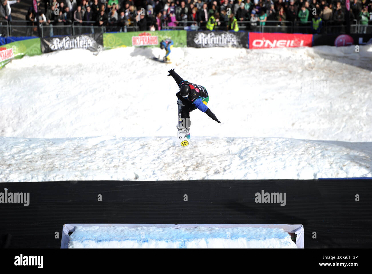 Winter Sport - Freeze Festival 2010 - Battersea Power Station. Isak ...