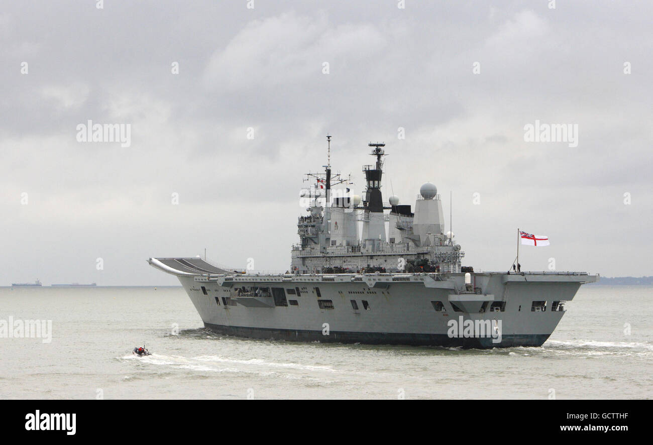 Ark royal leaves hi-res stock photography and images - Alamy