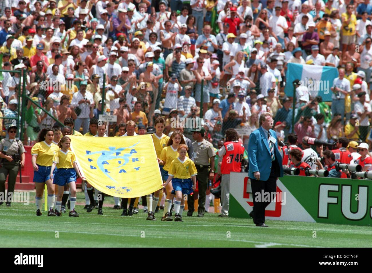 Soccer - FIFA World Cup USA 94 - Group B - Brazil v Cameroon - Stanford ...