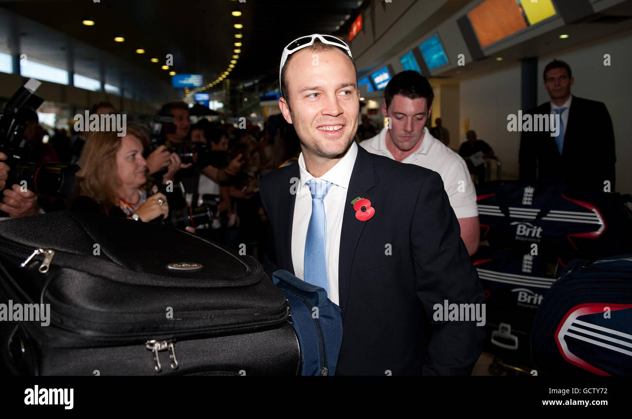 Cricket - England Arrive in Australia - Perth Airport. England's ...