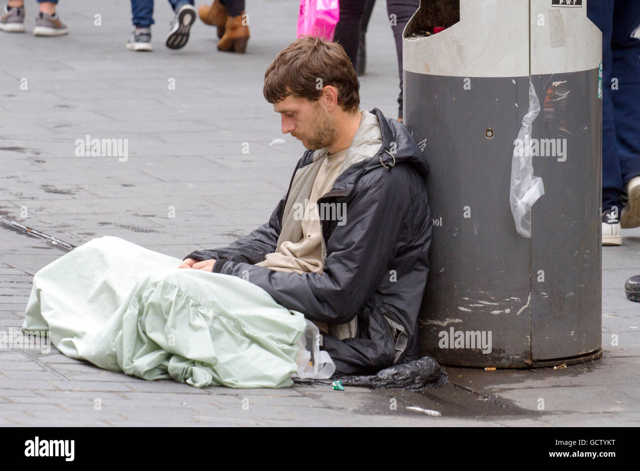homeless homelessness sleeping rough beg beggar begging hungry cold ...