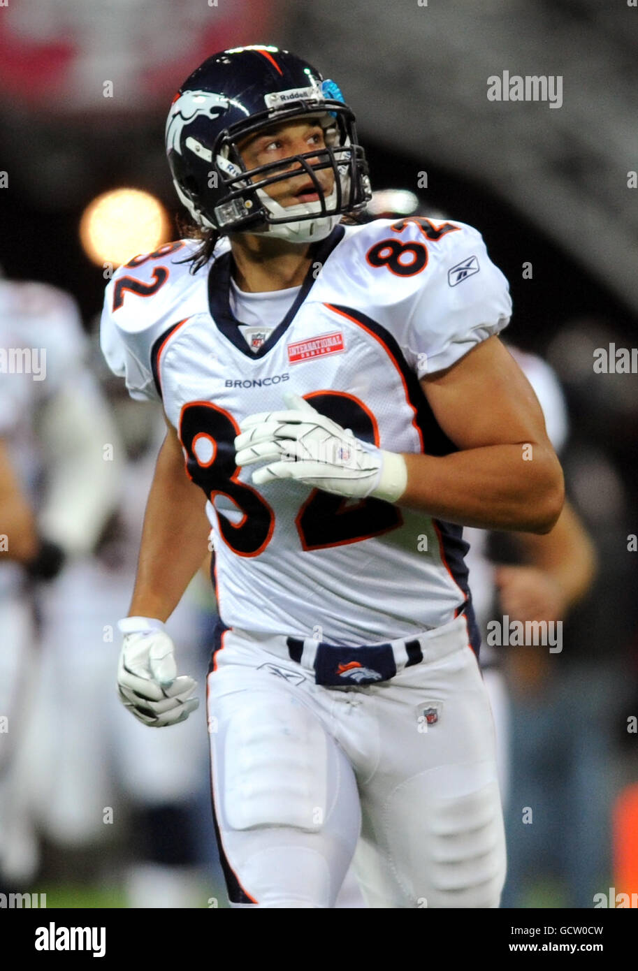 Football tight end hi-res stock photography and images - Alamy