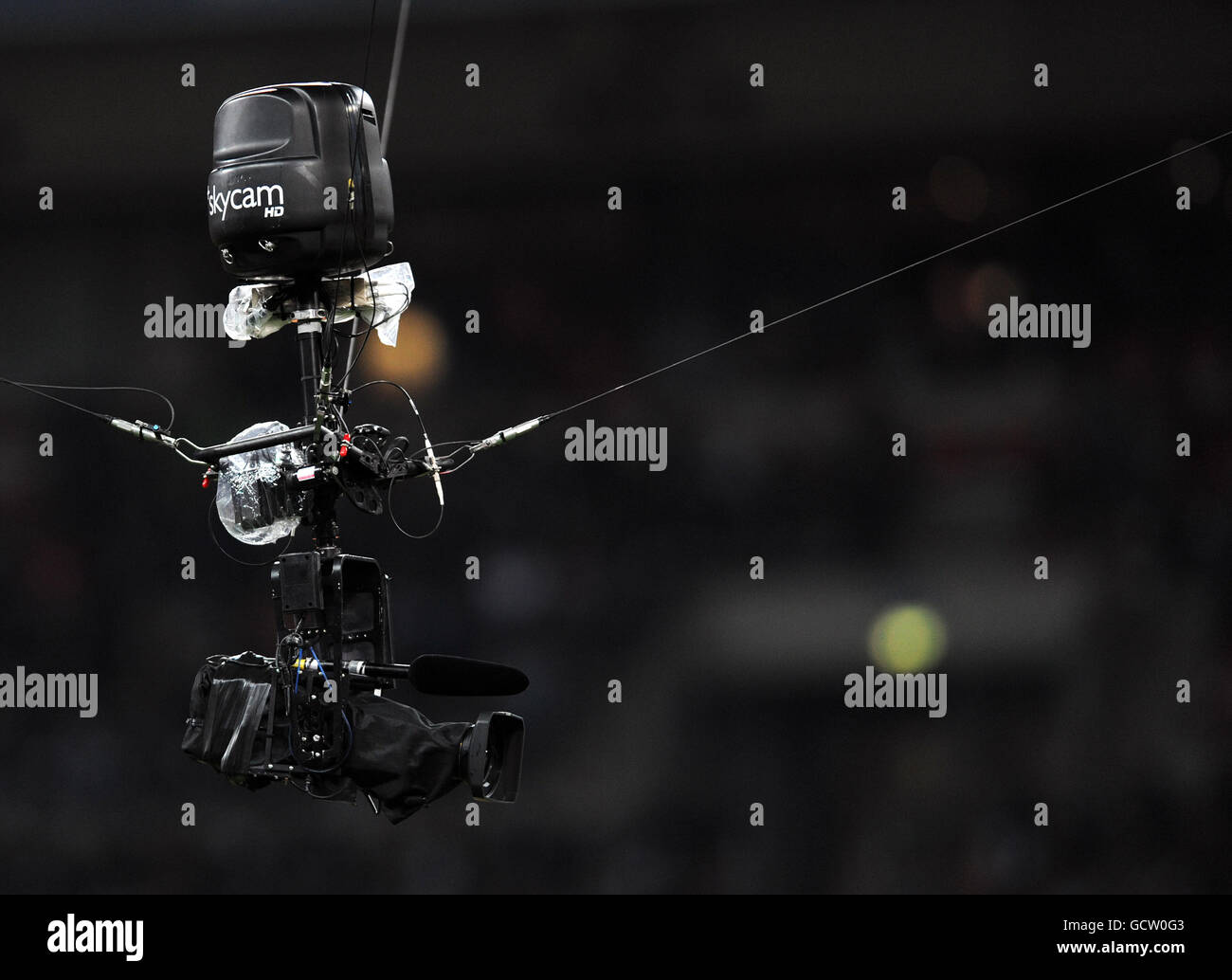 Football american ampics camera wires wire lens skycam hi-res stock ...