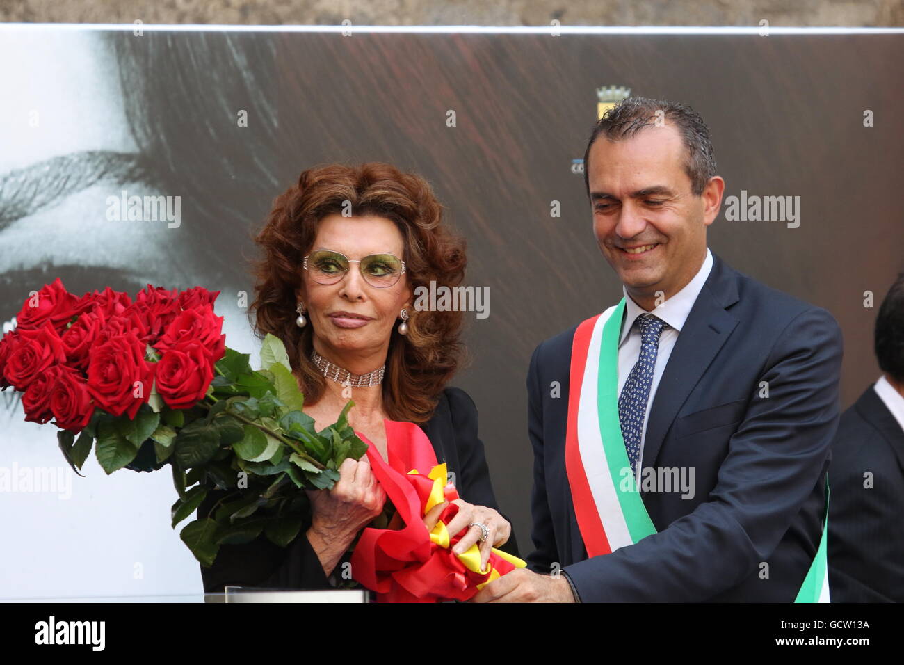 Sophia loren r hi-res stock photography and images - Alamy