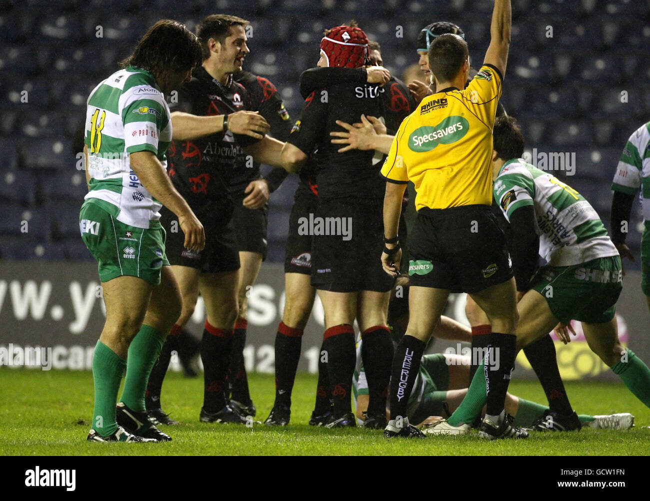 Rugbyu edinburgh full length celebrating mangsb hi-res stock ...