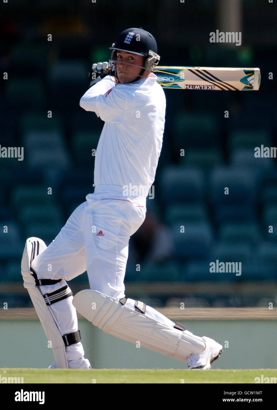 Stuart broad bats hi-res stock photography and images - Alamy