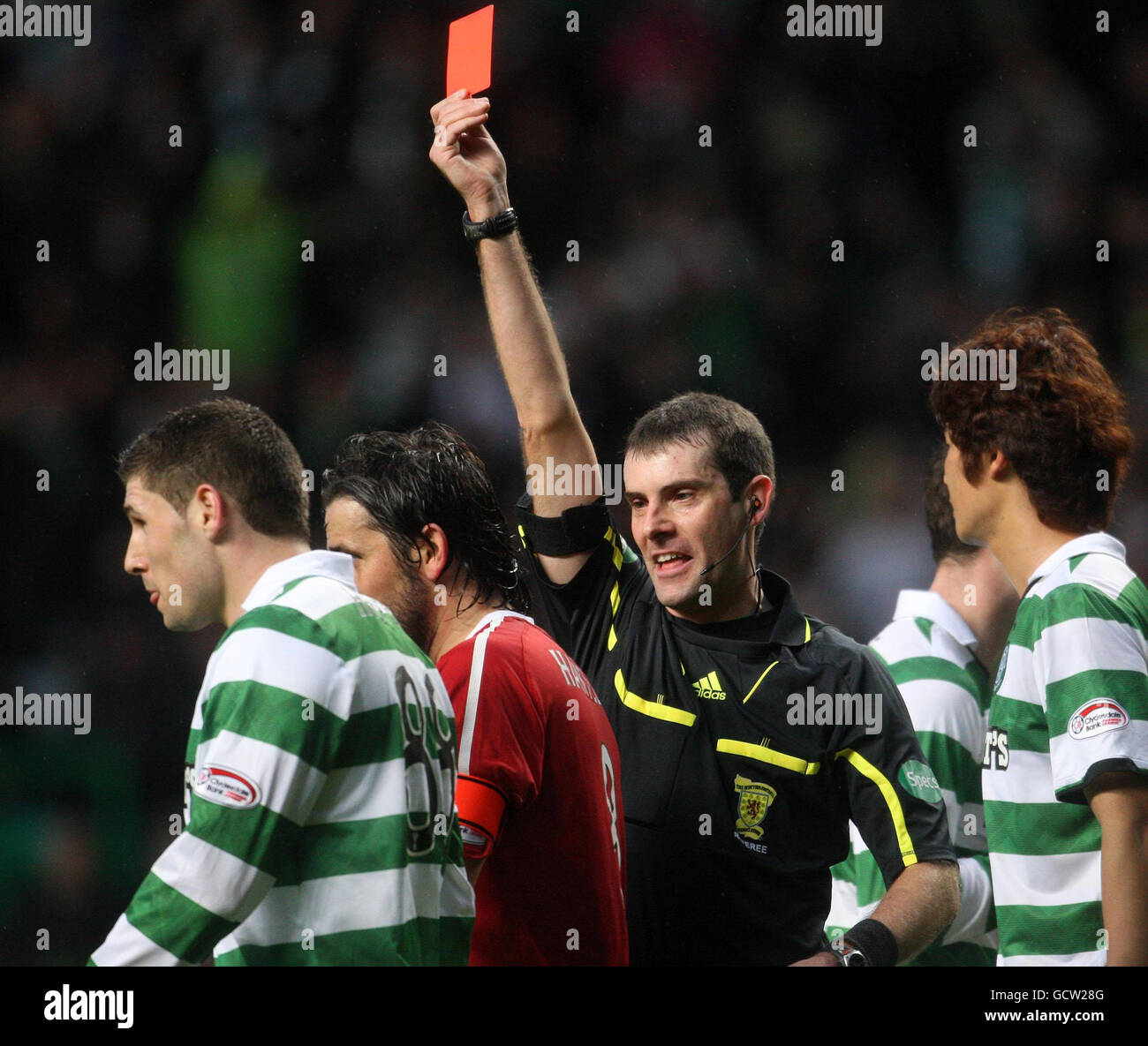 Aberdeen's Paul Hartley (second left) sent off by referee Alan Muir ...