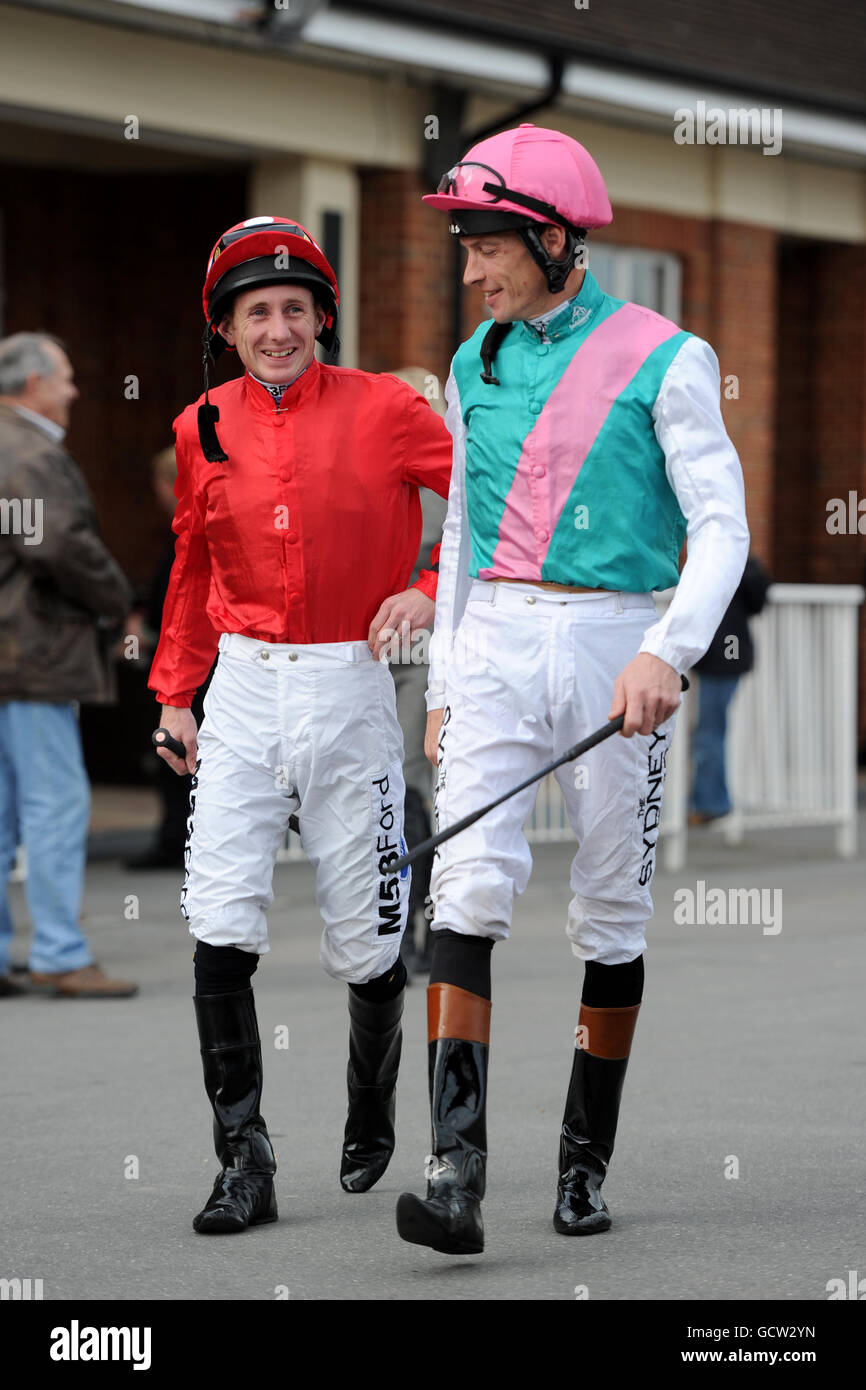 Horse Racing - Lingfield Park Racecourse Stock Photo - Alamy