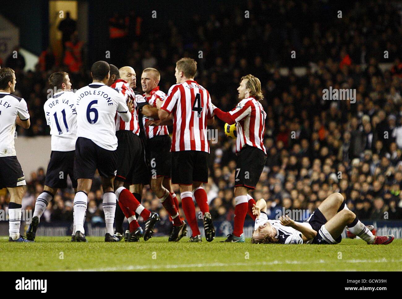 Tottenham hotspur floor hi-res stock photography and images - Alamy