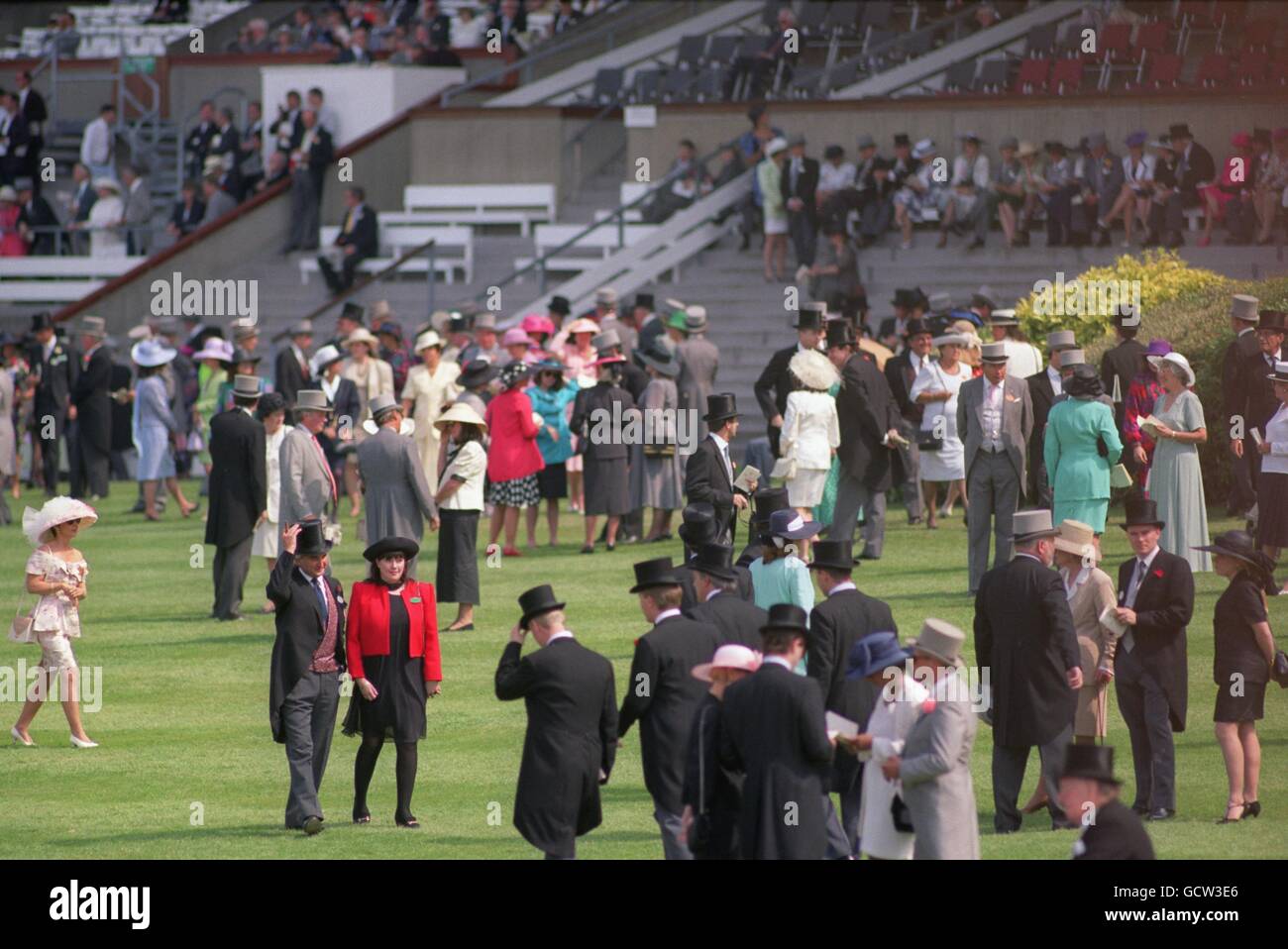 Royal ascot horse racing overs hi-res stock photography and images - Alamy