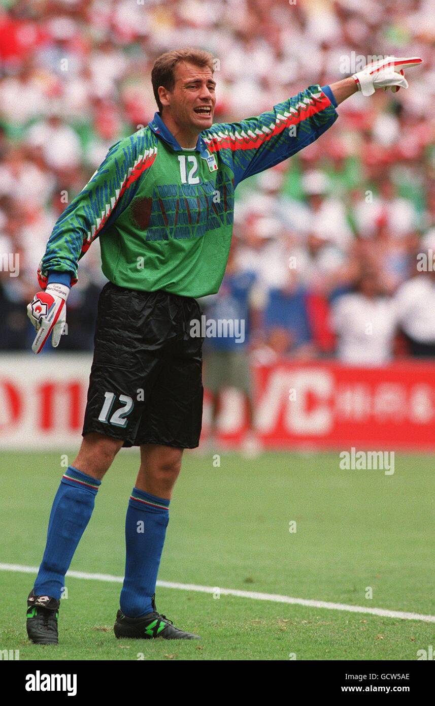 WORLD CUP SOCCER. Luca Marchegiani, Italy Stock Photo - Alamy