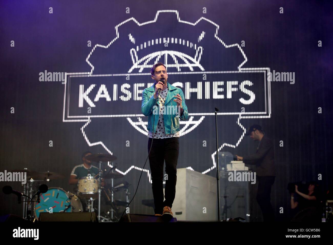 Ricky Wilson of the Kaiser Chiefs performing on the Radio 1 stage ...