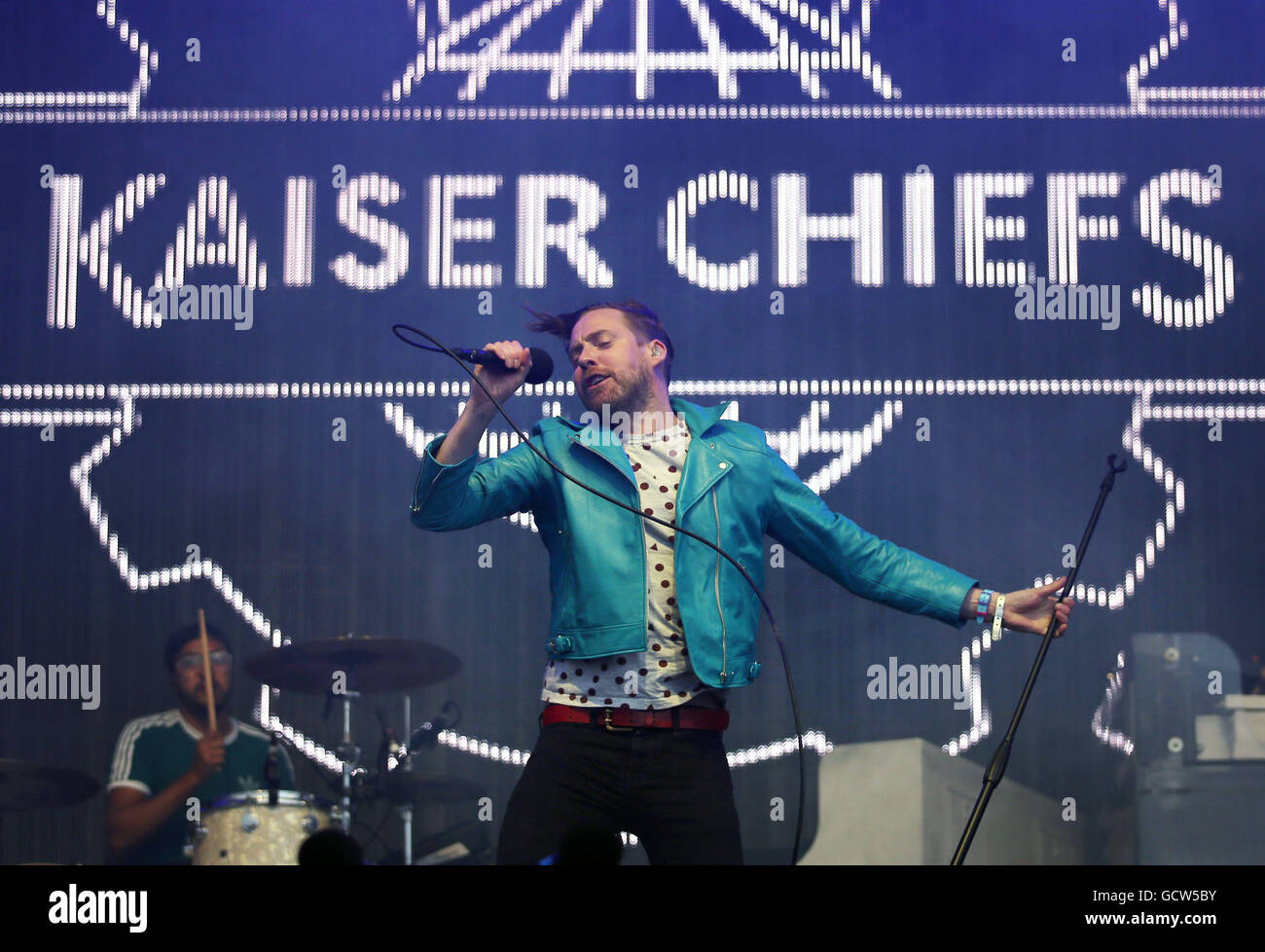 Ricky Wilson of the Kaiser Chiefs performing on the Radio 1 stage ...