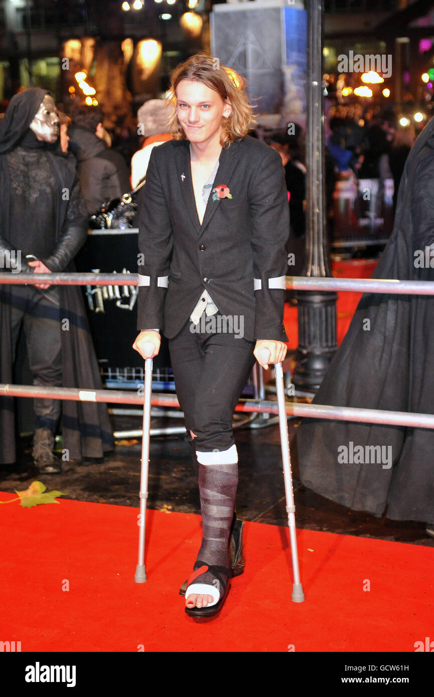 Jamie Campbell Bower Harry Potter Doni Della Morte