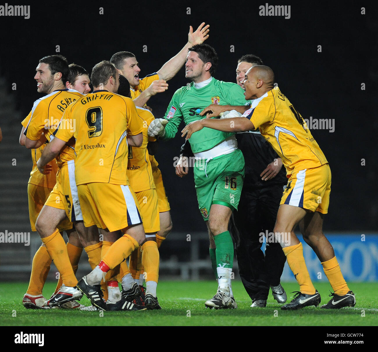 Stevenage goalkeeper chris day hi-res stock photography and images - Alamy