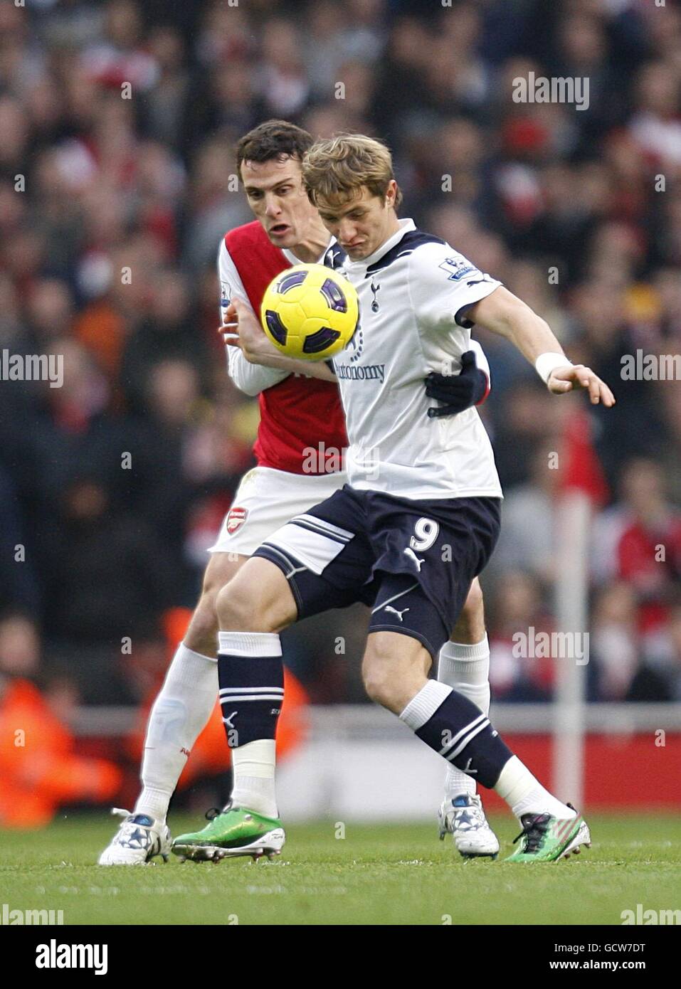 Left right arsenals sebastien squillaci hi-res stock photography and ...