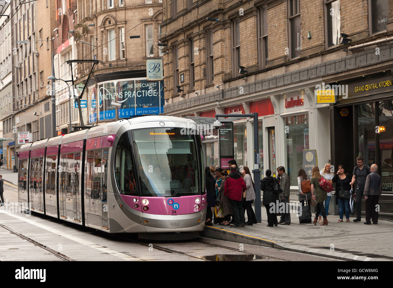 Wolverhampton birmingham tram in wolverhampton hi-res stock photography ...
