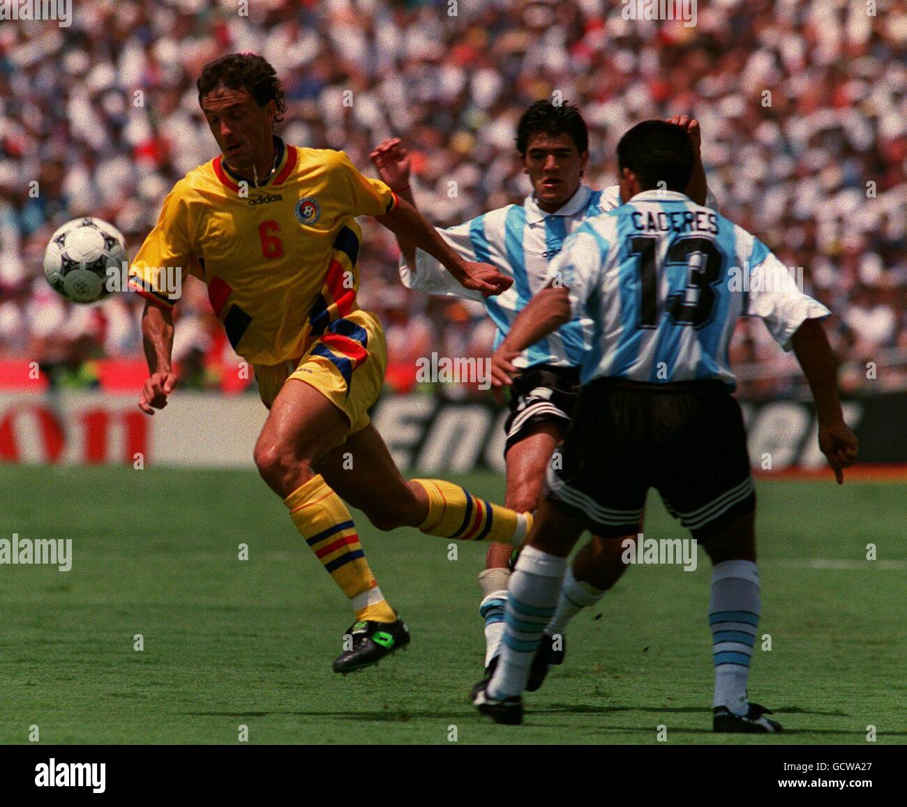 Soccer world cup usa 94 argentina v romania hi-res stock photography ...