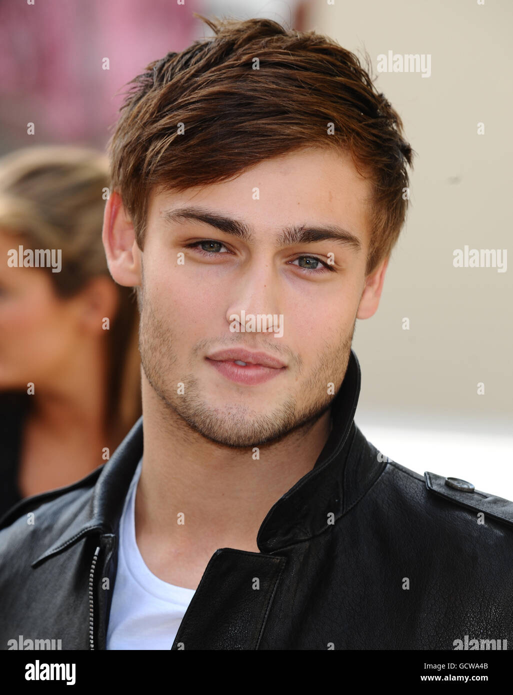 Douglas booth arrives at the burberry fashioin show hi-res stock ...