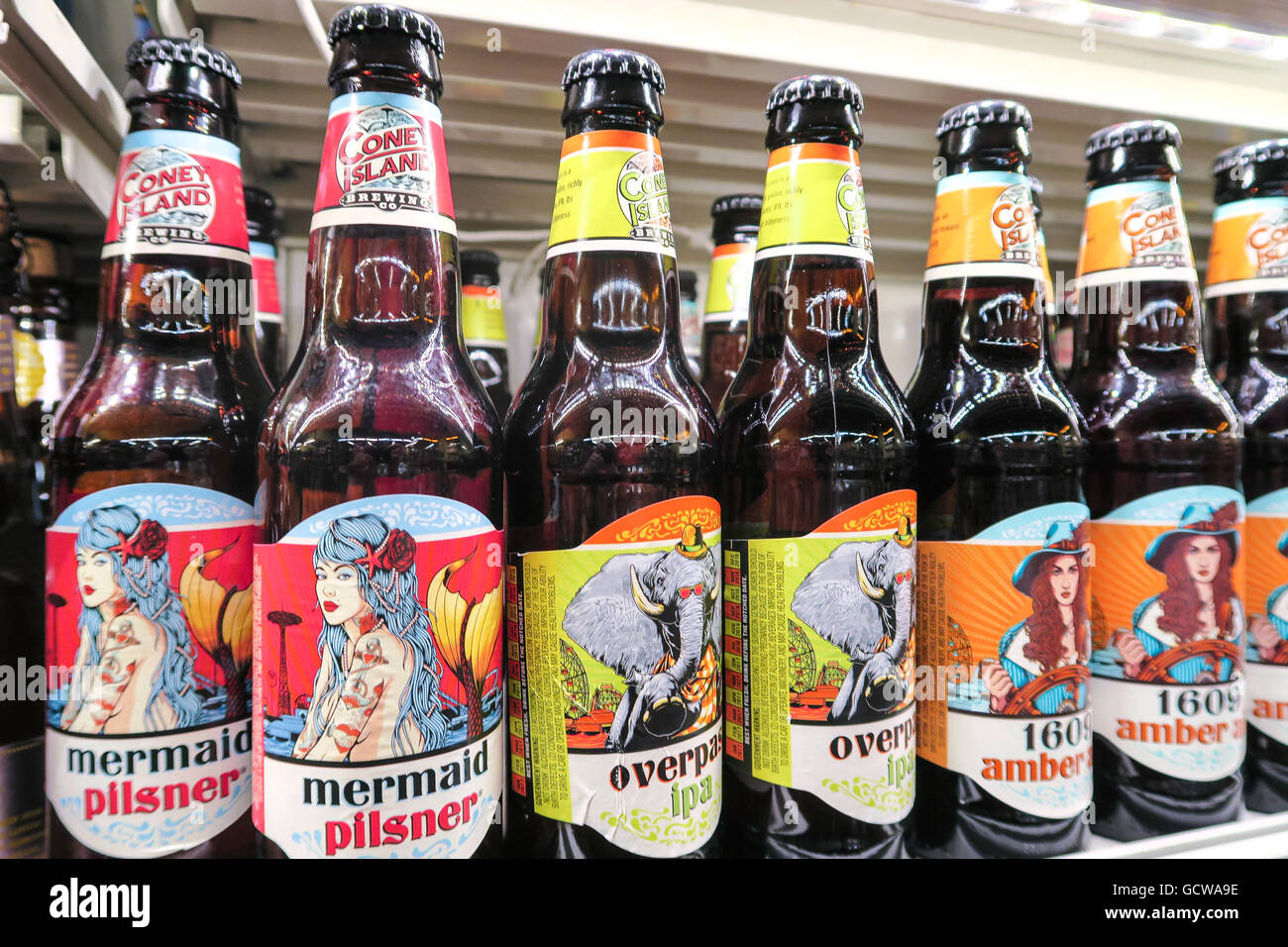 Craft Beer Section, Fairway Super Market, New York City, USA Stock ...