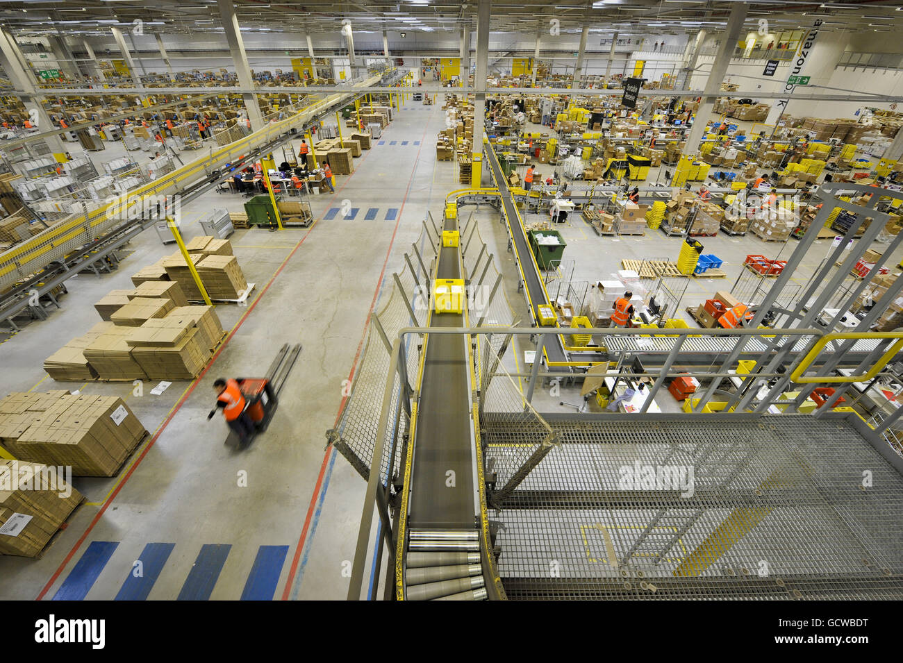 Distribution centre and amazon hi-res stock photography and images - Alamy