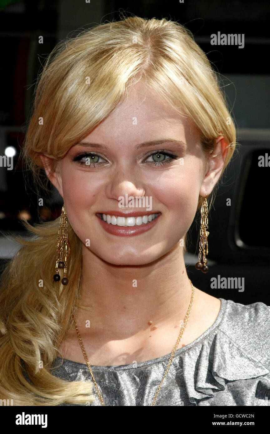 Sara Paxton Stock Photos & Sara Paxton Stock Images - Alamy