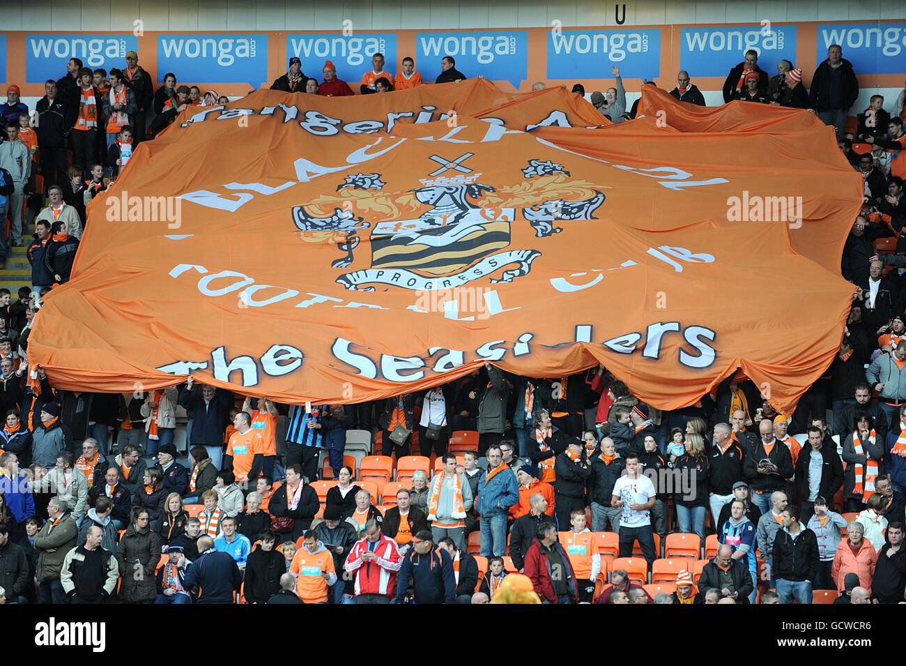 Soccer - Barclays Premier League - Blackpool v Everton - Bloomfield ...