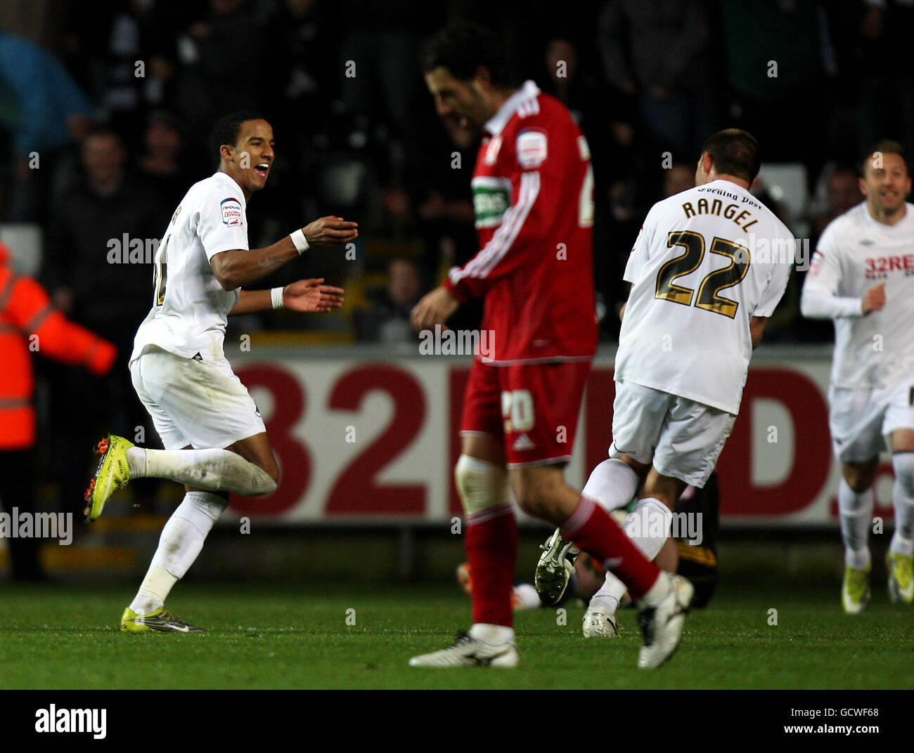 Swansea City's Scott Sinclair (right) celebrates scoring the only goal ...