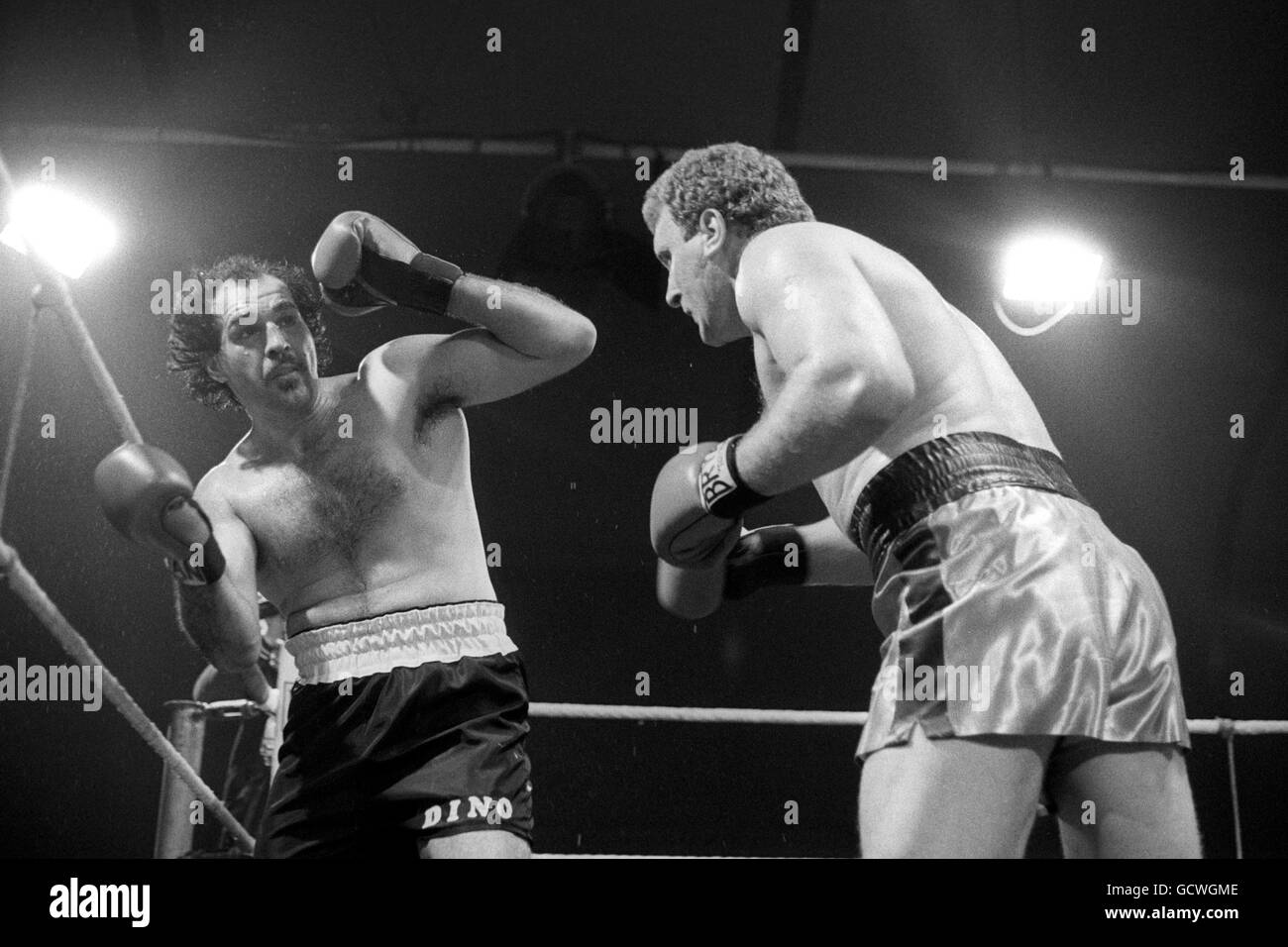 Boxing - Heavyweight - Joe Bugner v Dino Denis - Alexandra Pavilion ...