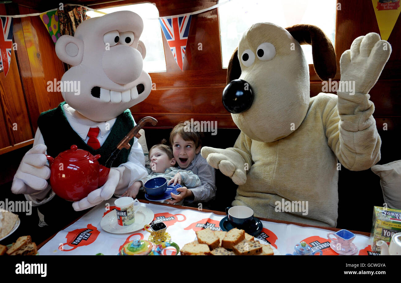 Wallace and gromit hi-res stock photography and images - Alamy