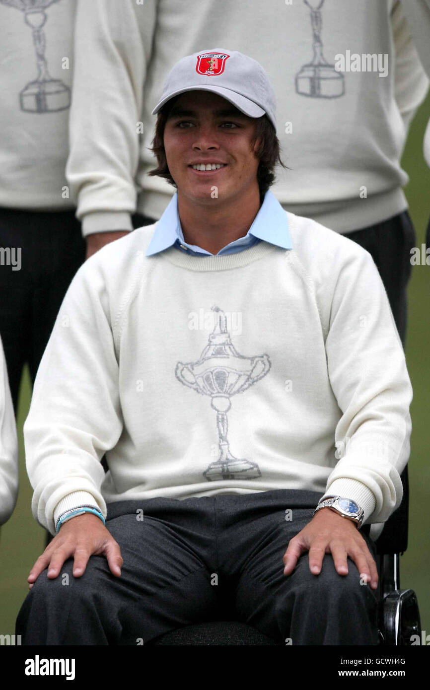 Rickie fowler smile hi-res stock photography and images - Alamy