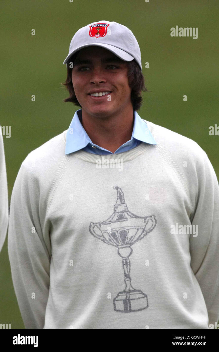 Rickie fowler smile hi-res stock photography and images - Alamy