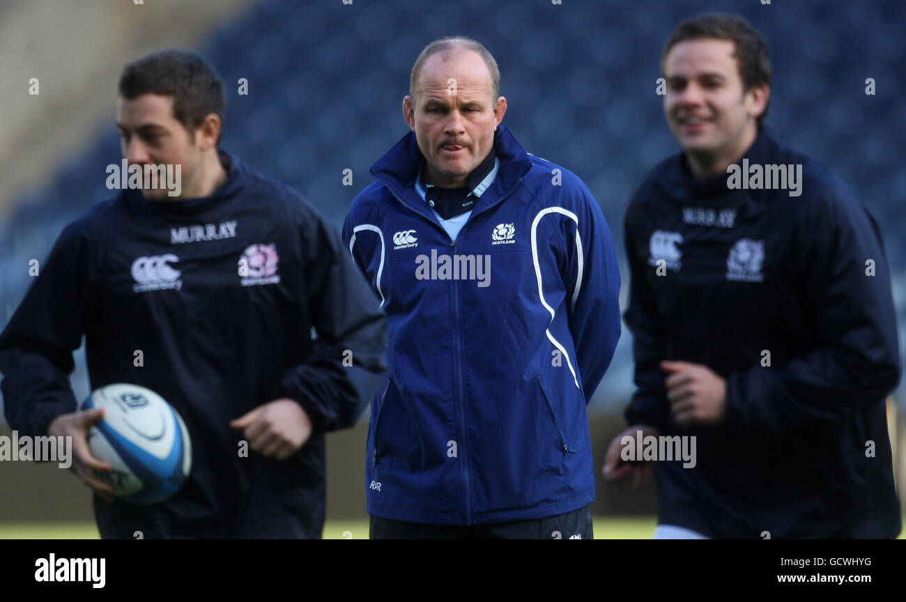 Scotland's Andy Robinson (center) during the Captain's Run at ...