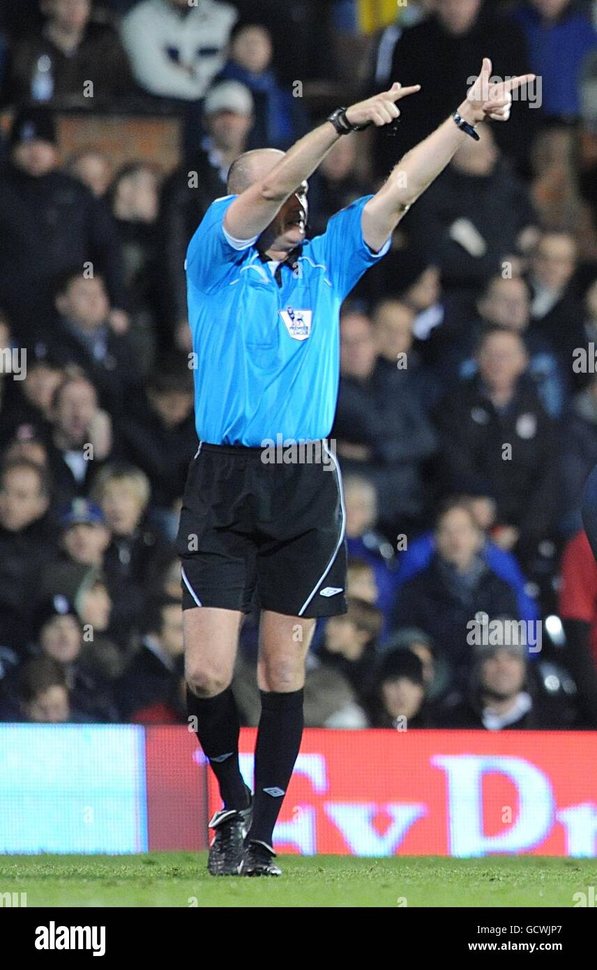 Funny soccer referee hi-res stock photography and images - Alamy