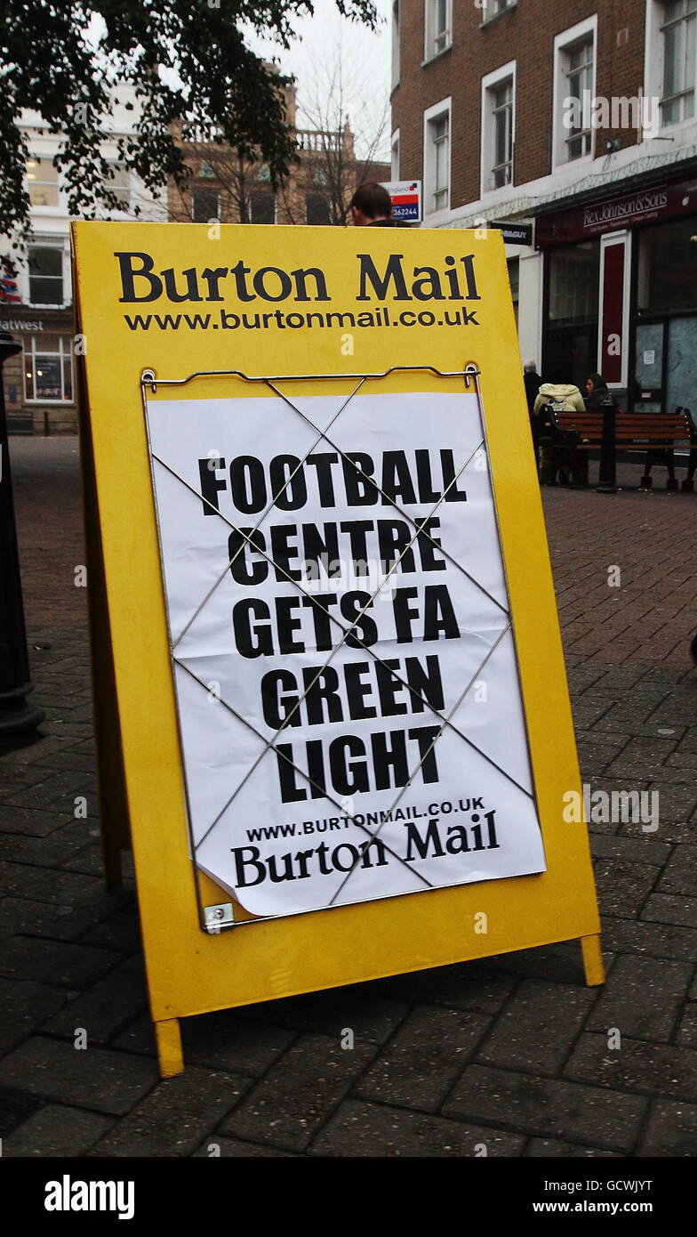 Newspaper hoarding hi-res stock photography and images - Alamy