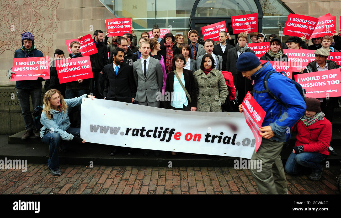 Climate activists court hi-res stock photography and images - Alamy